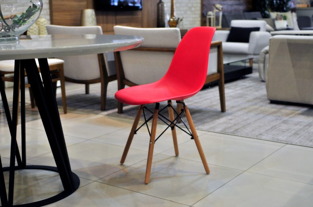 Cadeira Eames Eiffel: conheça 7 modelos e onde usá-los - Blog de Waw Design