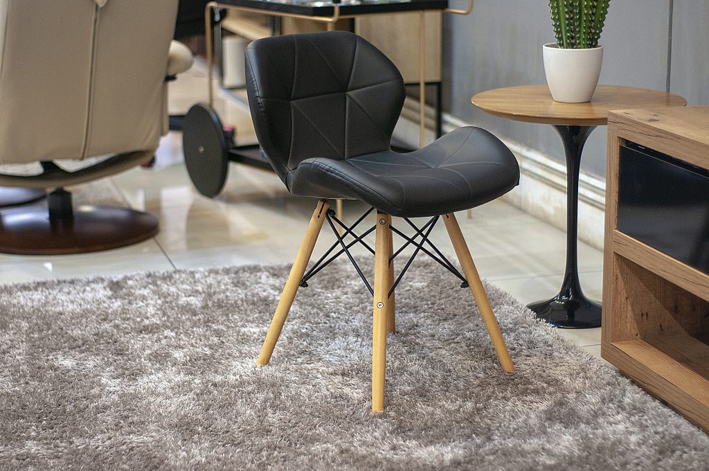 Cadeira Eames Eiffel: conheça 7 modelos e onde usá-los - Blog de Waw Design